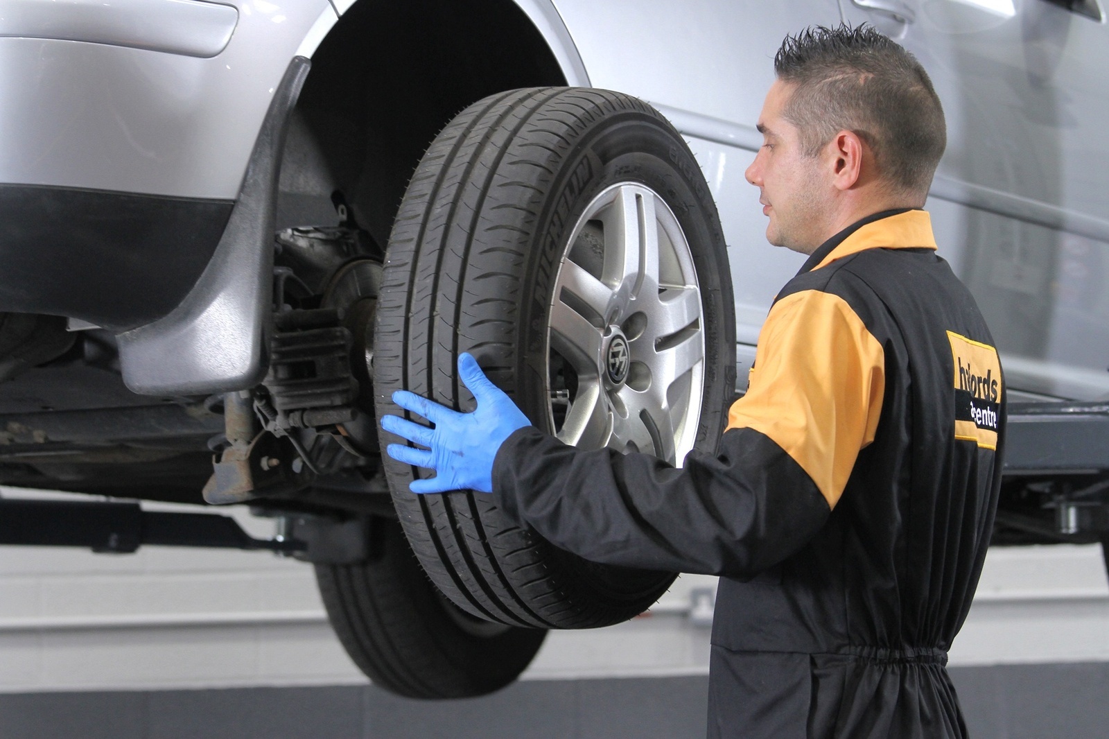 The Motorist Guide to common tire problems - spot them and solve them ...