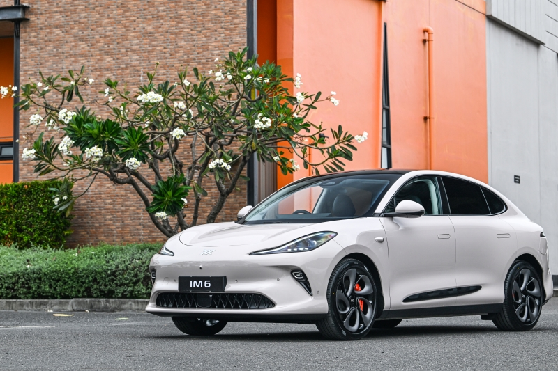 MG IM6 comes with full options, ready to hit the EV market on March ...