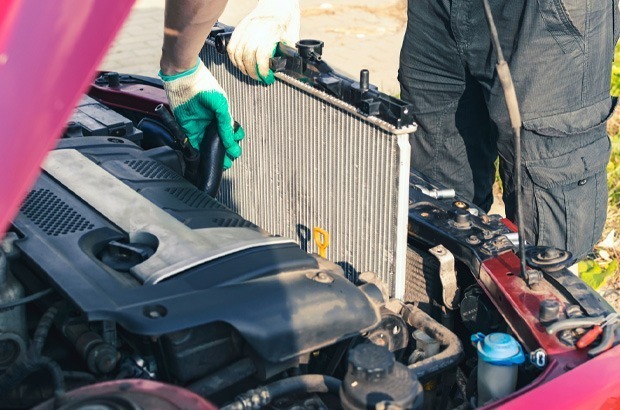 Can You Replace a Broken Car Radiator by Yourself? | Articles ...