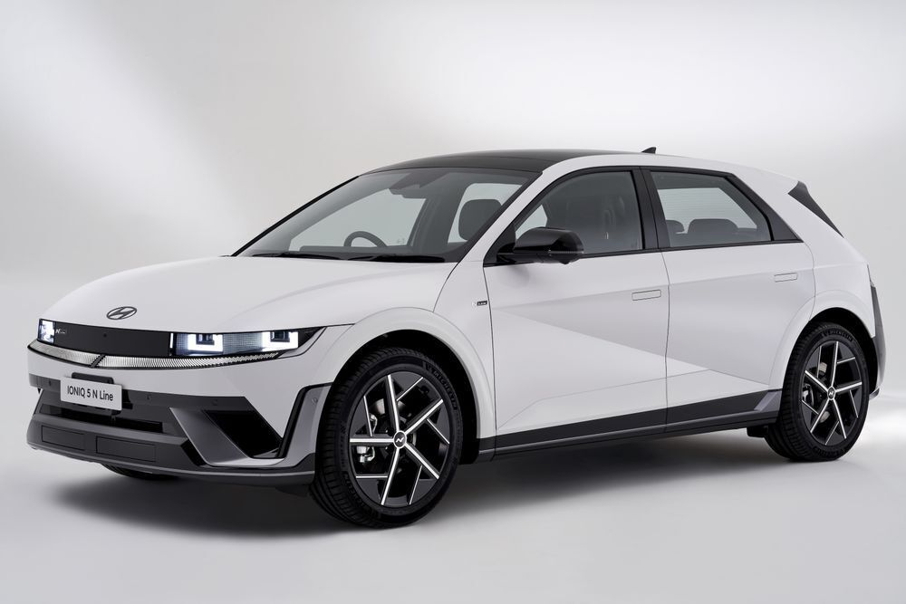 The sporty Hyundai IONIQ 5 N Line shows its face for the first time as ...